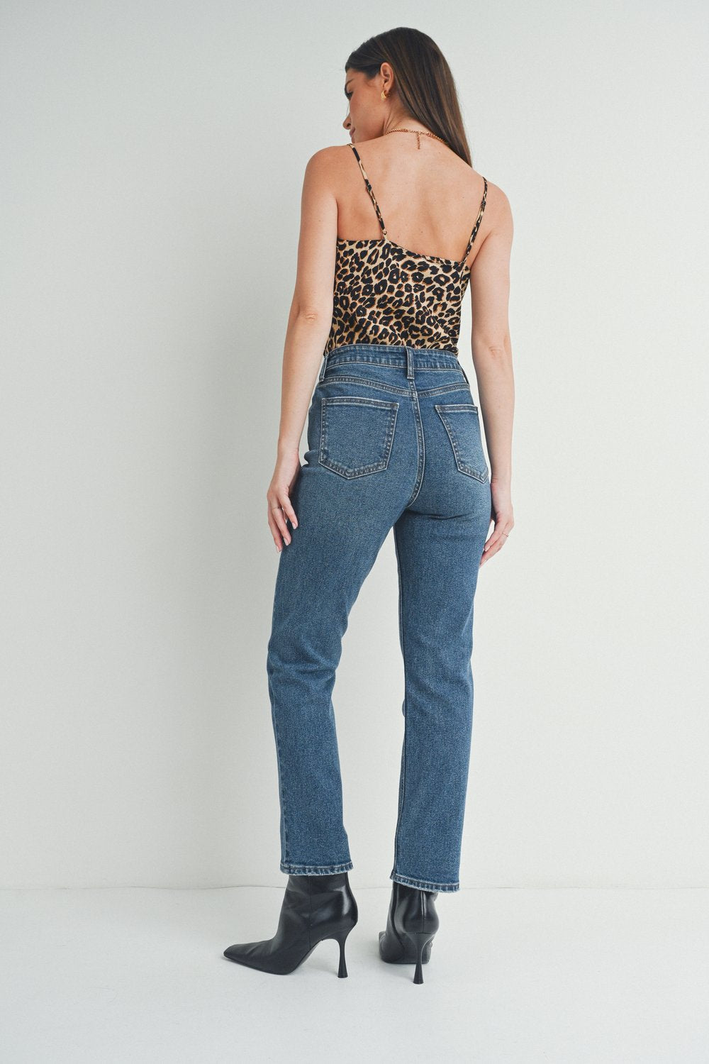 The Candice Classic Slim Straight Jeans – Thread + Seed
