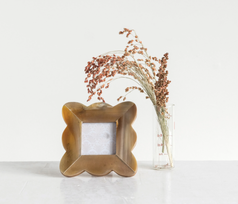 Scalloped Edge Photo Frame – Thread + Seed